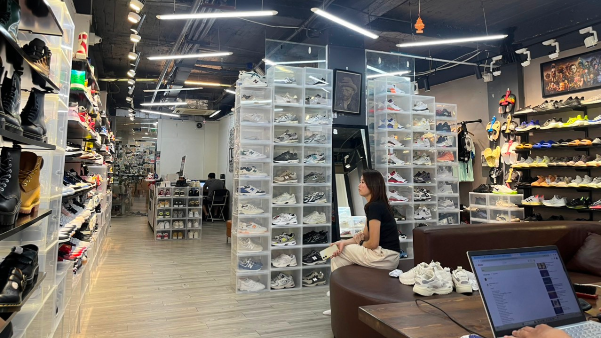 Nike Air Jordan 4 - Trang 3 trên 6 - Jordan 1